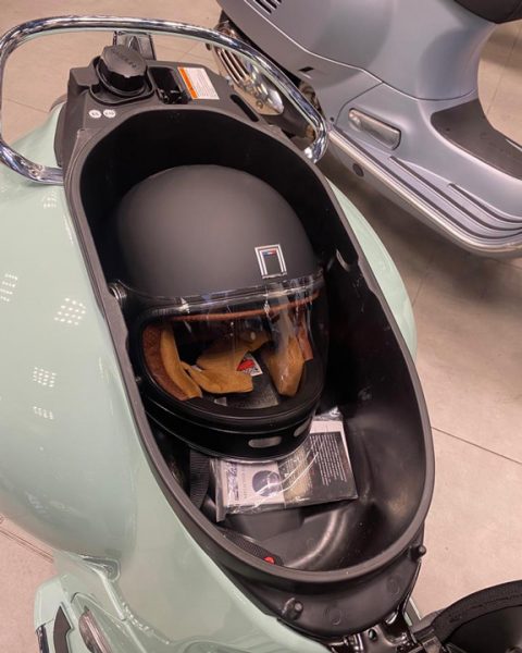 BIG BOX | Topcase Vespa - Store 2 helmets under the seat